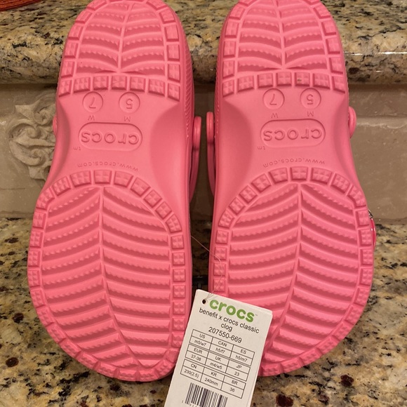 Crocs x Benefit Collab | Shoes | Benefit X Crocs Collaboration Jelly ...